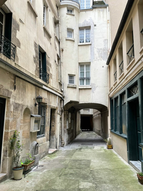 ruelle médiévale rue de la Verrerie Paris 4