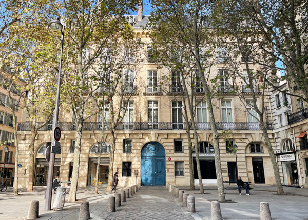 place Saint-Sulpice Paris 6 architecte Servandoni