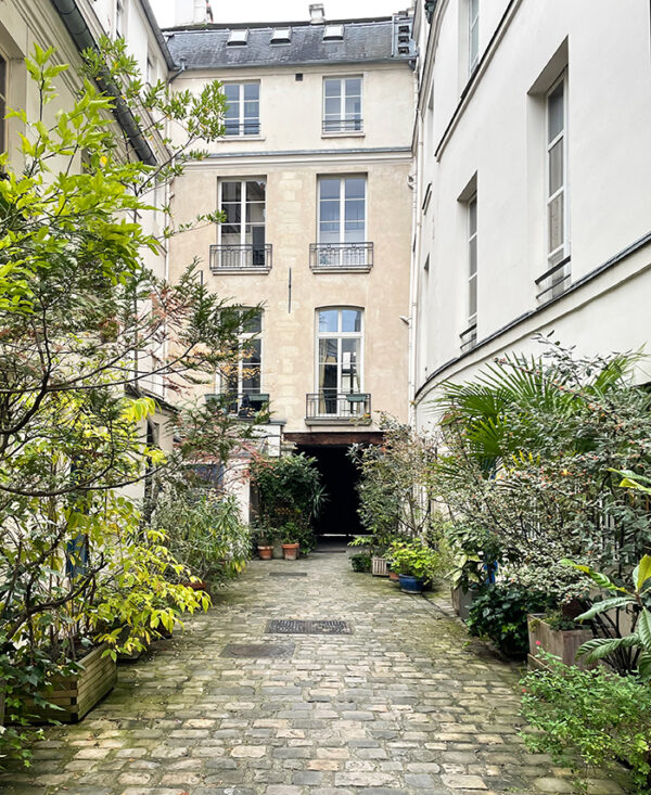 Cour ancienne rue du Temple Paris 4